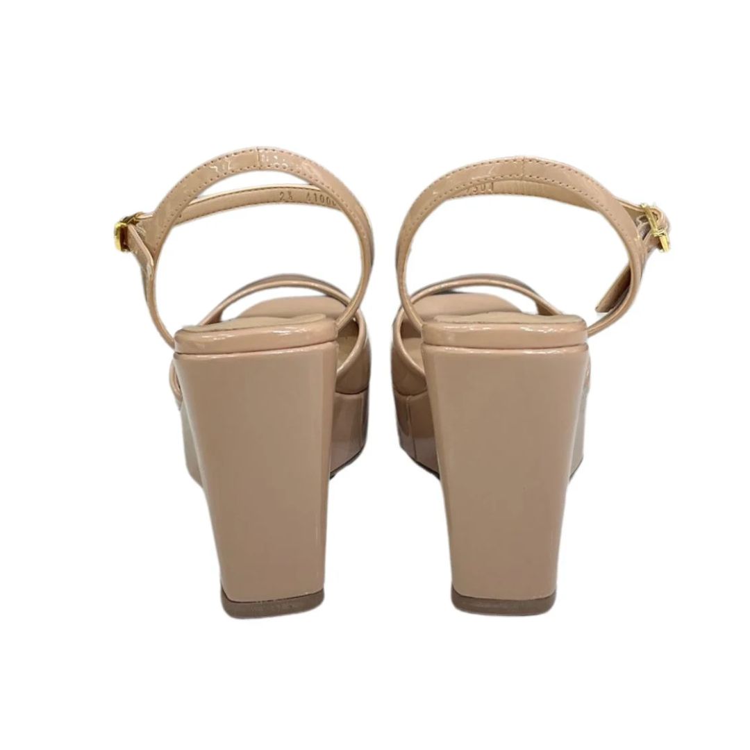 Felipe Rivera 61000– adryshoetique